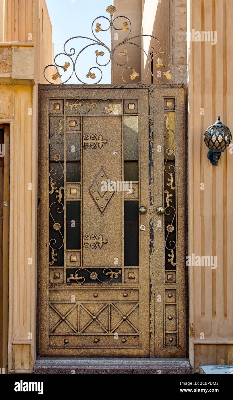 Arabian door styles hi-res stock photography and images - Alamy