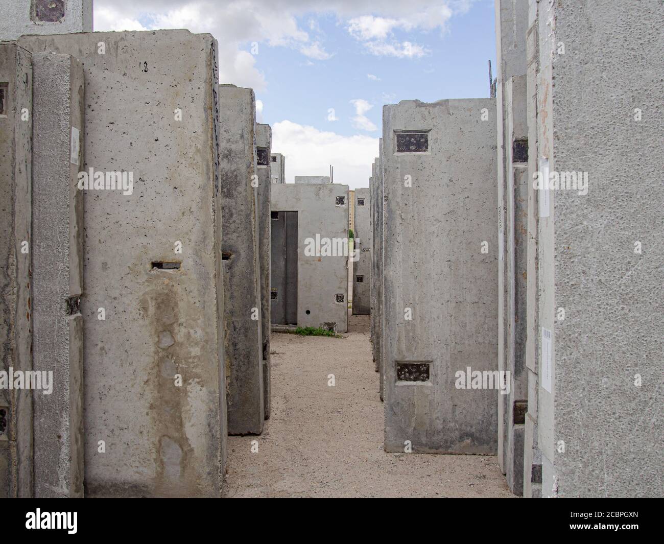 Building materials and reconstruction. Reinforced concrete wall panels ...