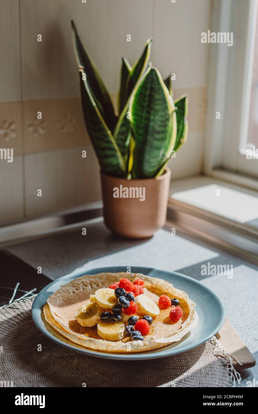 Vertical shot thin pancakes hi-res stock photography and images - Alamy