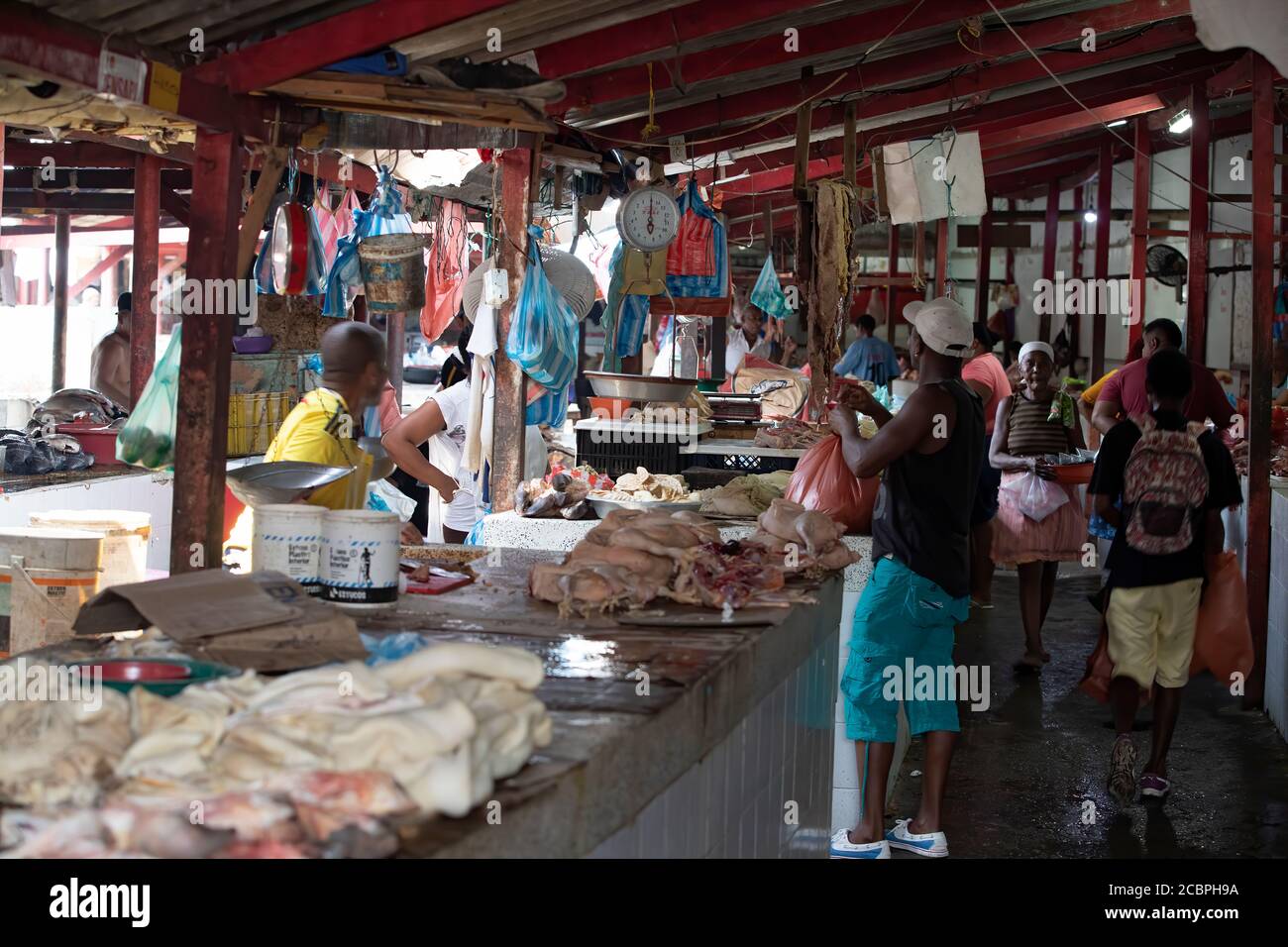 Rotten fish market hi-res stock photography and images - Alamy