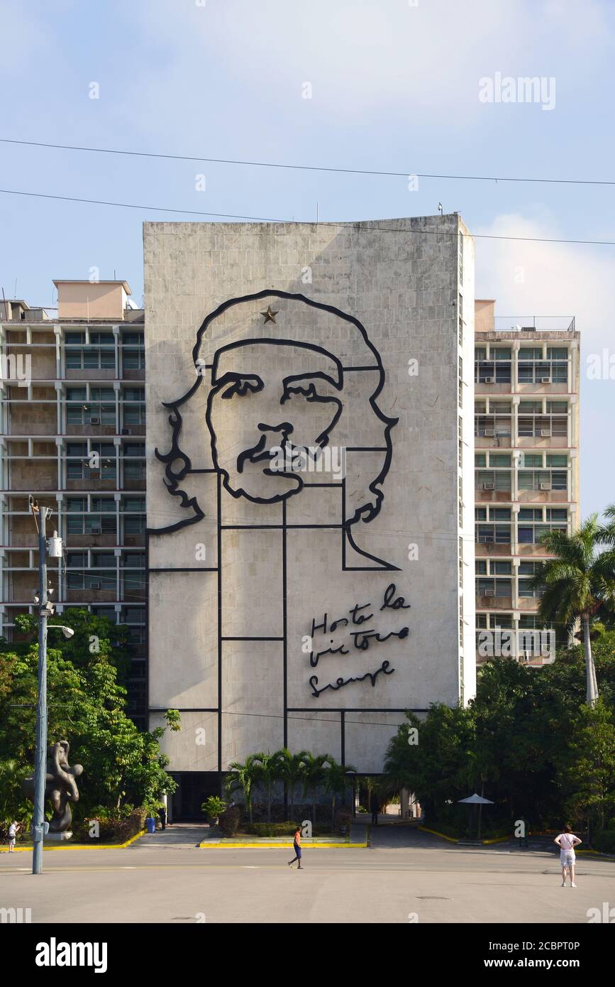 HAVANA, CUBA - Mar 13, 2013: Giant image of Cuban revolutionary leader ...