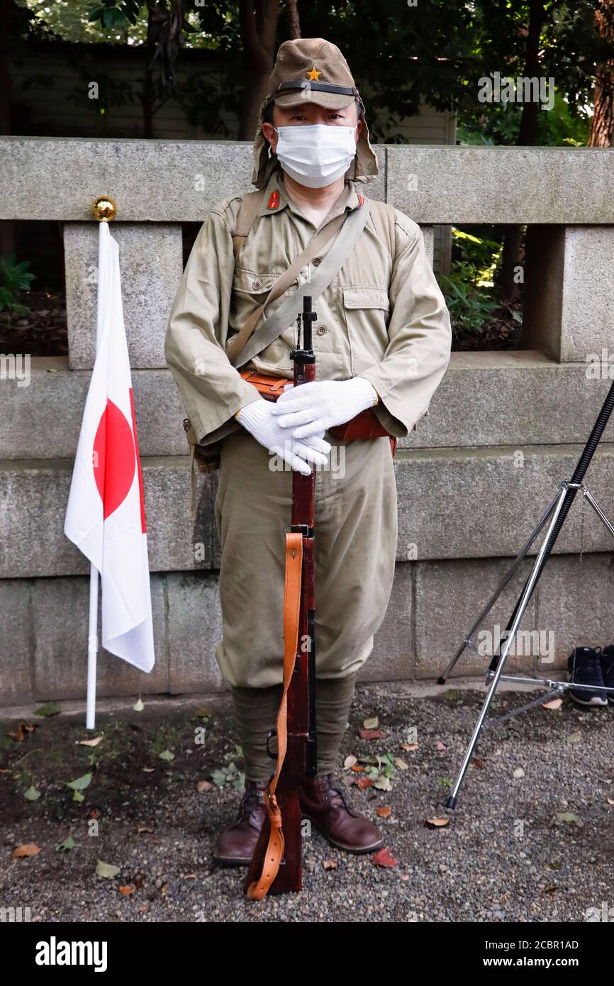 Man dressed japanese imperial army hi-res stock photography and images ...