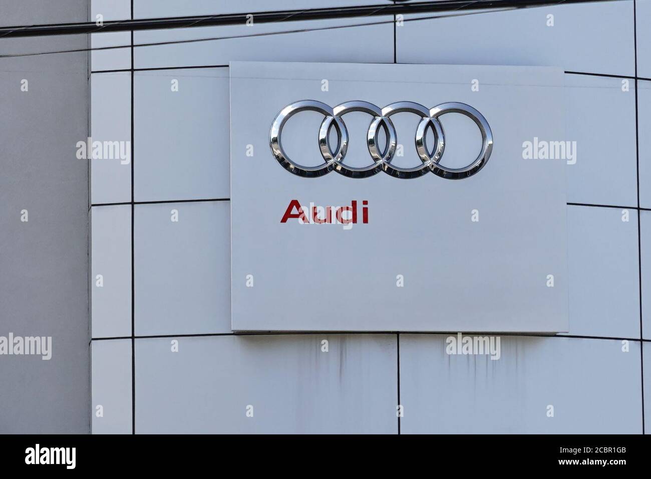 Audi showrooms hi-res stock photography and images - Alamy