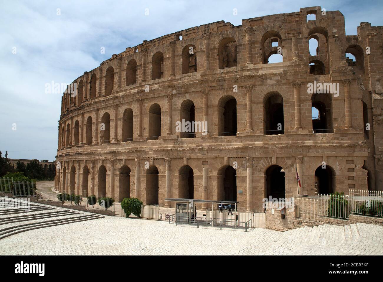 Ancient thysdrus tunisia tourism colosseum roman amphitheatre historic ...