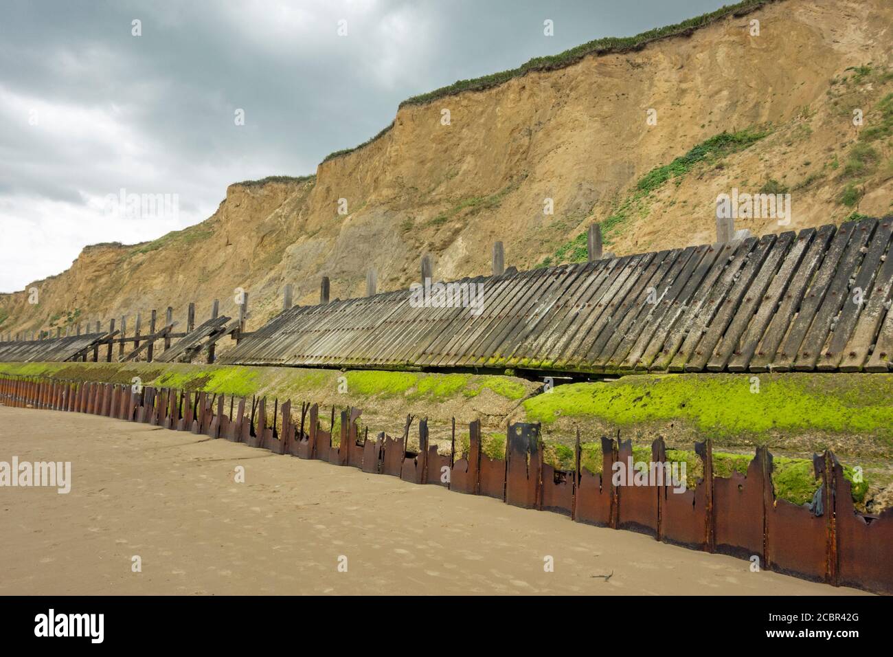 Wooden sea defences hi-res stock photography and images - Alamy