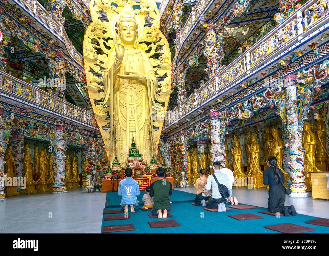 Indigenous art works sculpture hi-res stock photography and images - Alamy