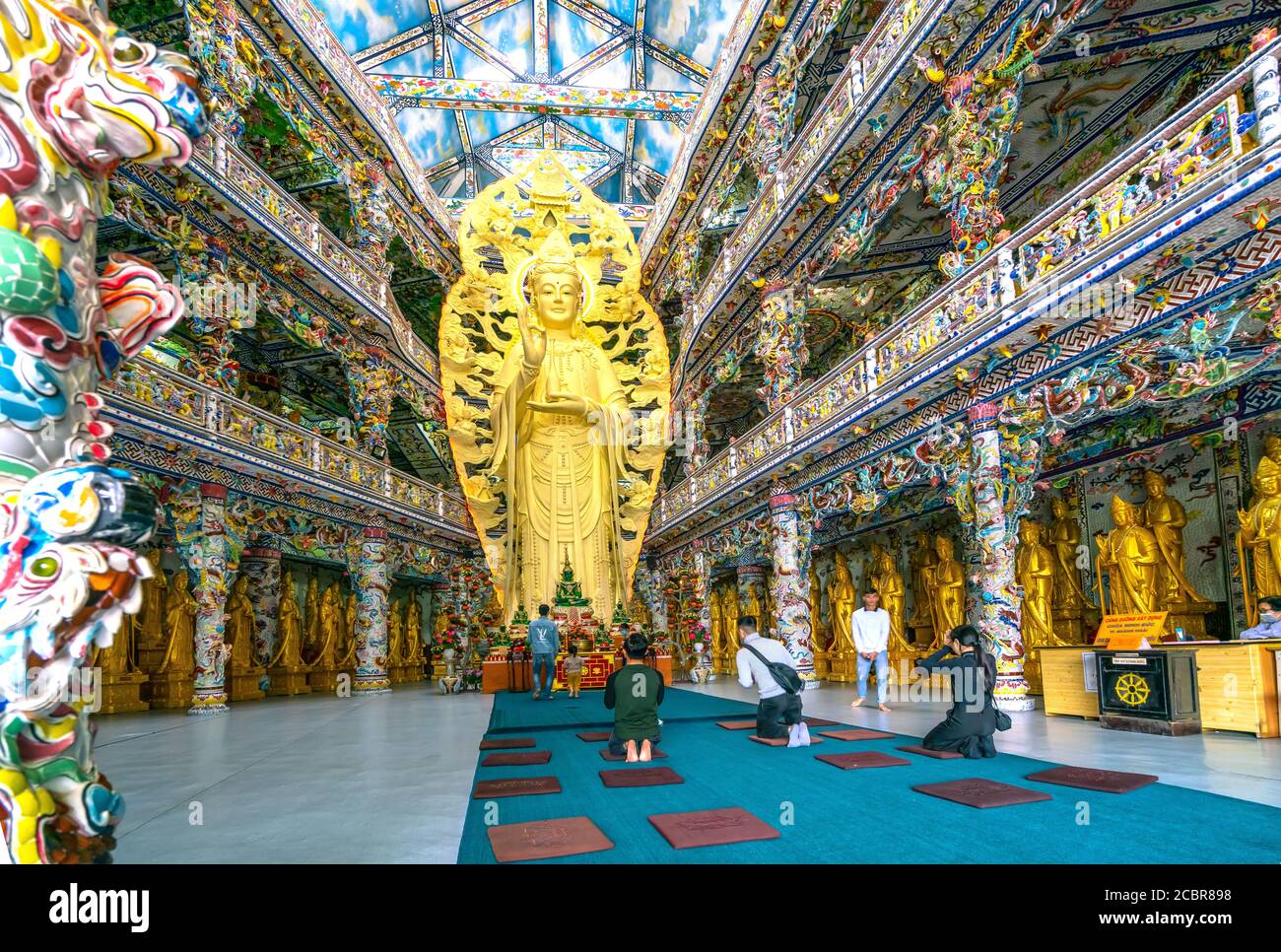 Indigenous art works sculpture hi-res stock photography and images - Alamy