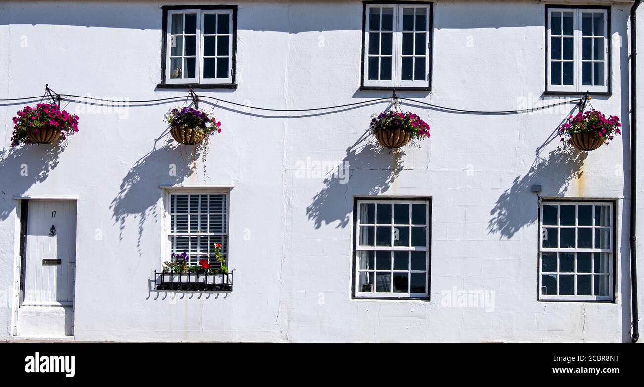 White sash windows hi-res stock photography and images - Alamy