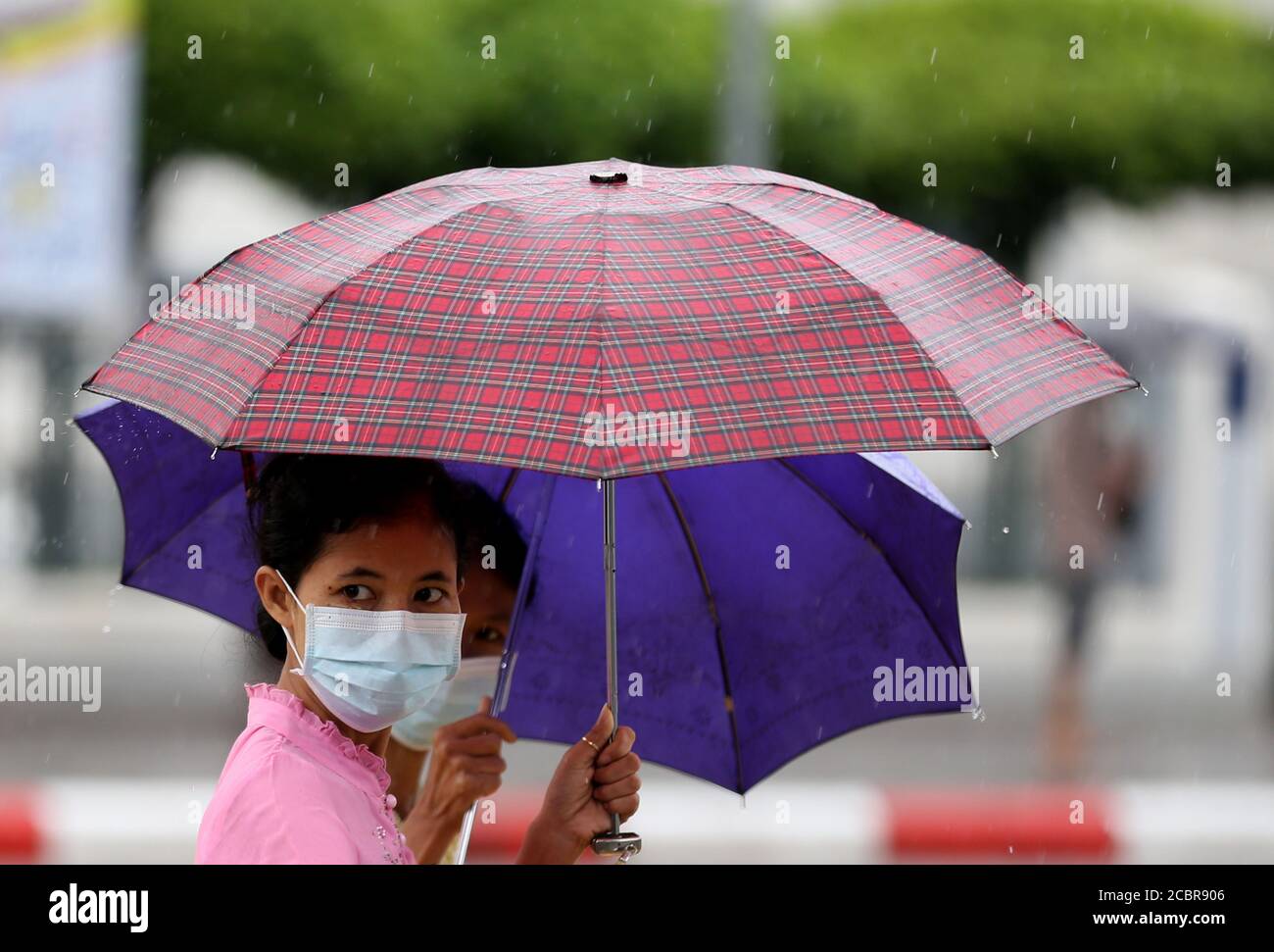 Myanmar masks covid hi-res stock photography and images - Alamy