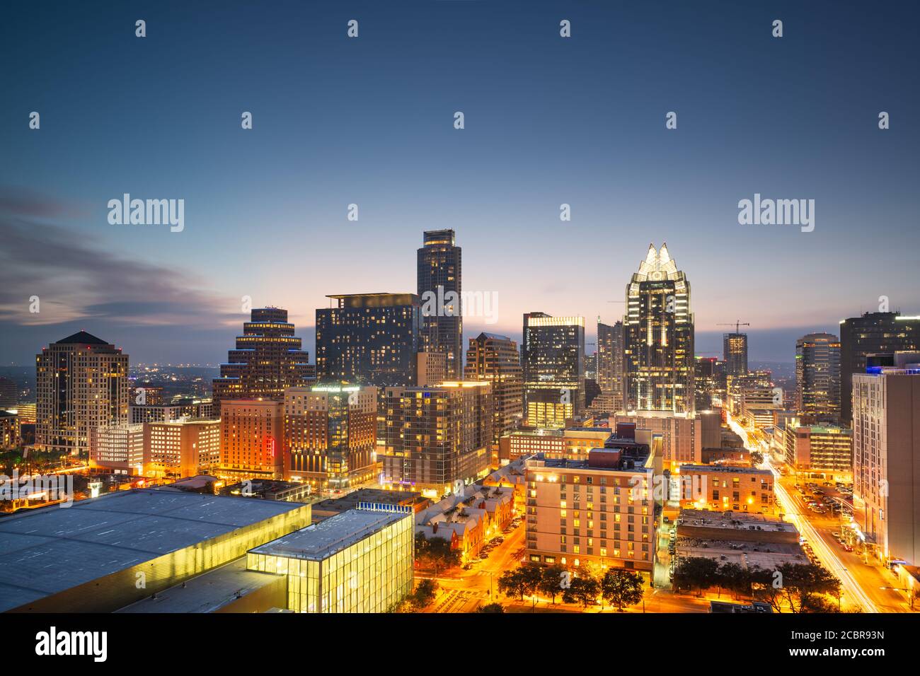 Rooftop skyline hi-res stock photography and images - Alamy