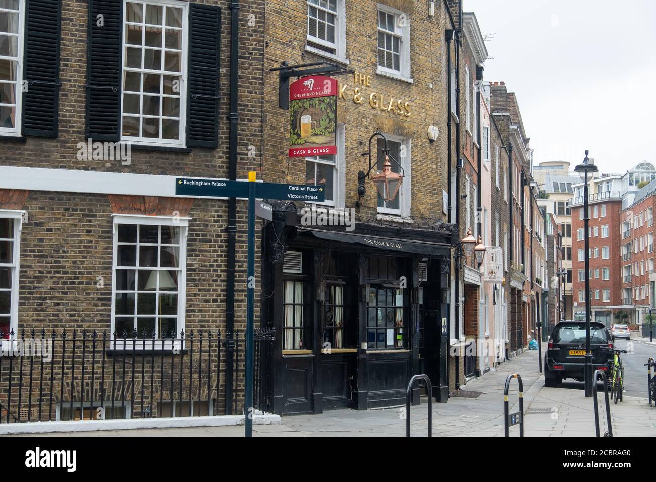 London- The Cask And Glass pub belonging to Shepherd Neame in SW1 Stock ...