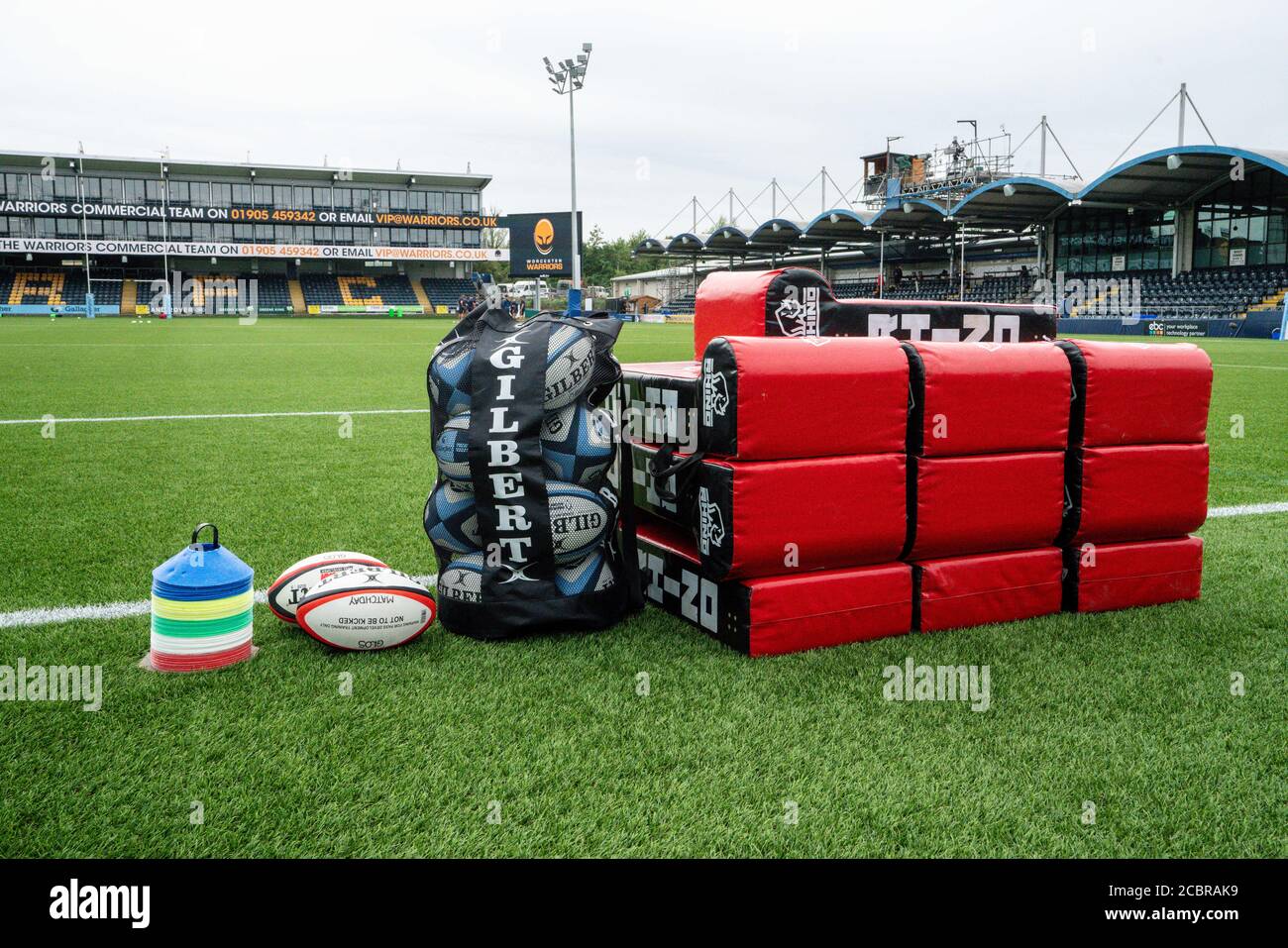 Worcester warriors fans hi-res stock photography and images - Alamy