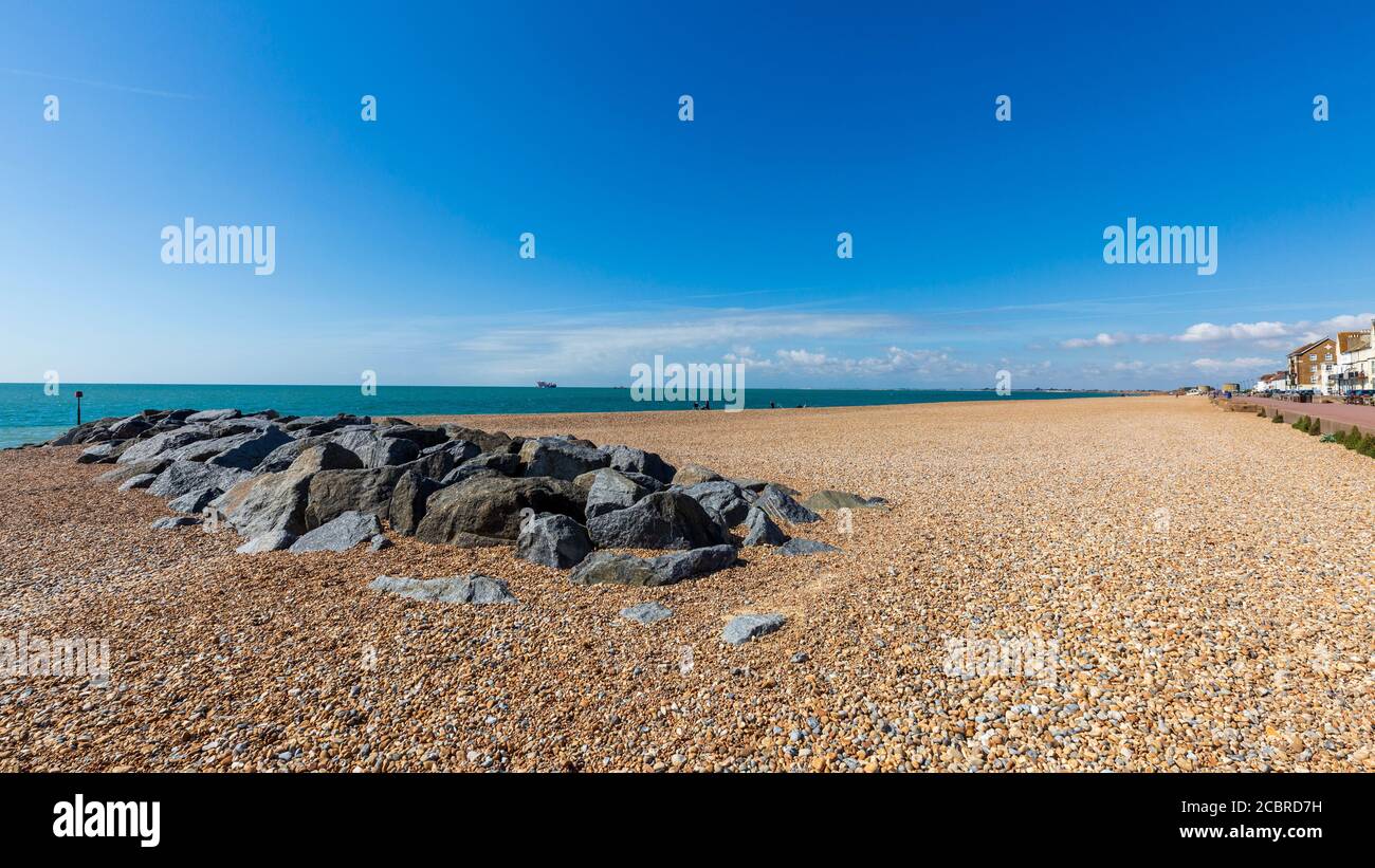 Hythe Beach Kent High Resolution Stock Photography and Images - Alamy