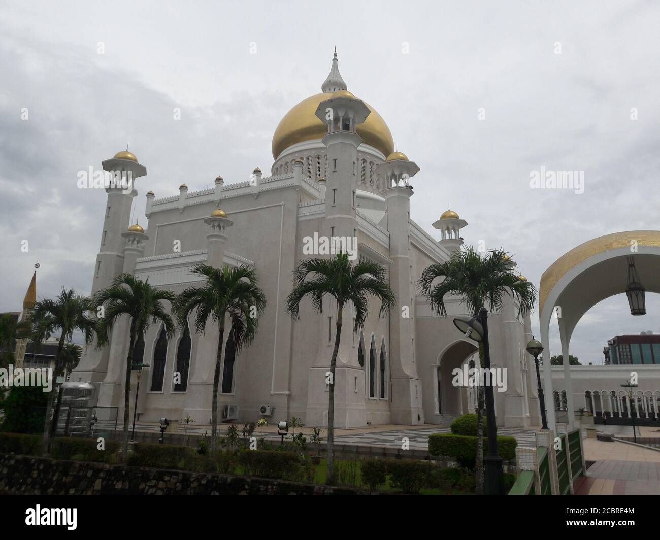 Sultan Omar Ali Saifuddin Mosque in Bandar Seri Begawan. Brunei Stock ...