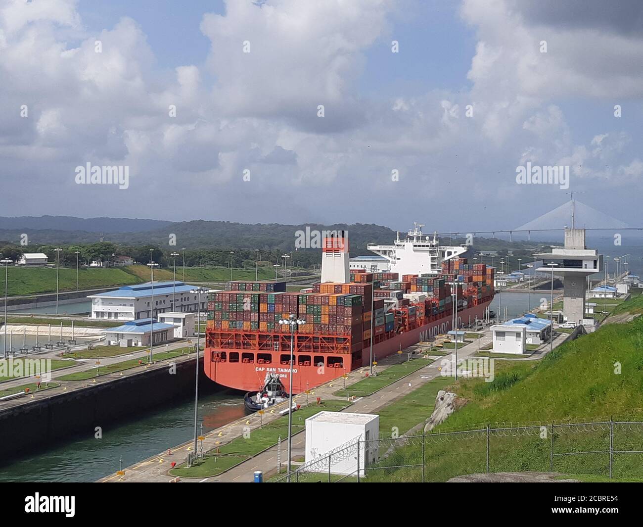 Cargo ship crossing Panama canal. Panama canal / Panama Stock Photo - Alamy