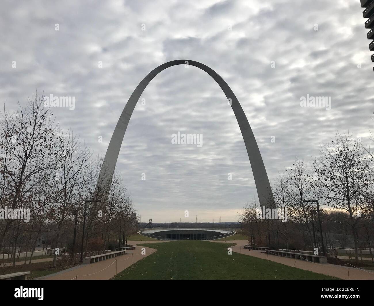 Downtown gateway arch skyline hi-res stock photography and images - Alamy
