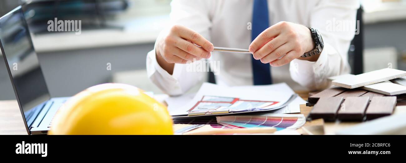 Man in presentable suit Stock Photo - Alamy