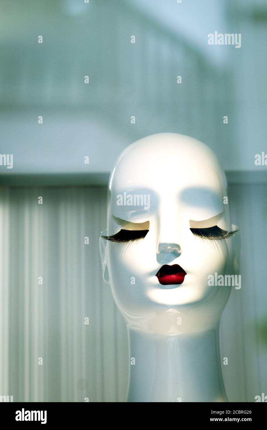 Hairless female mannequin head with big eyelashes. No people Stock ...