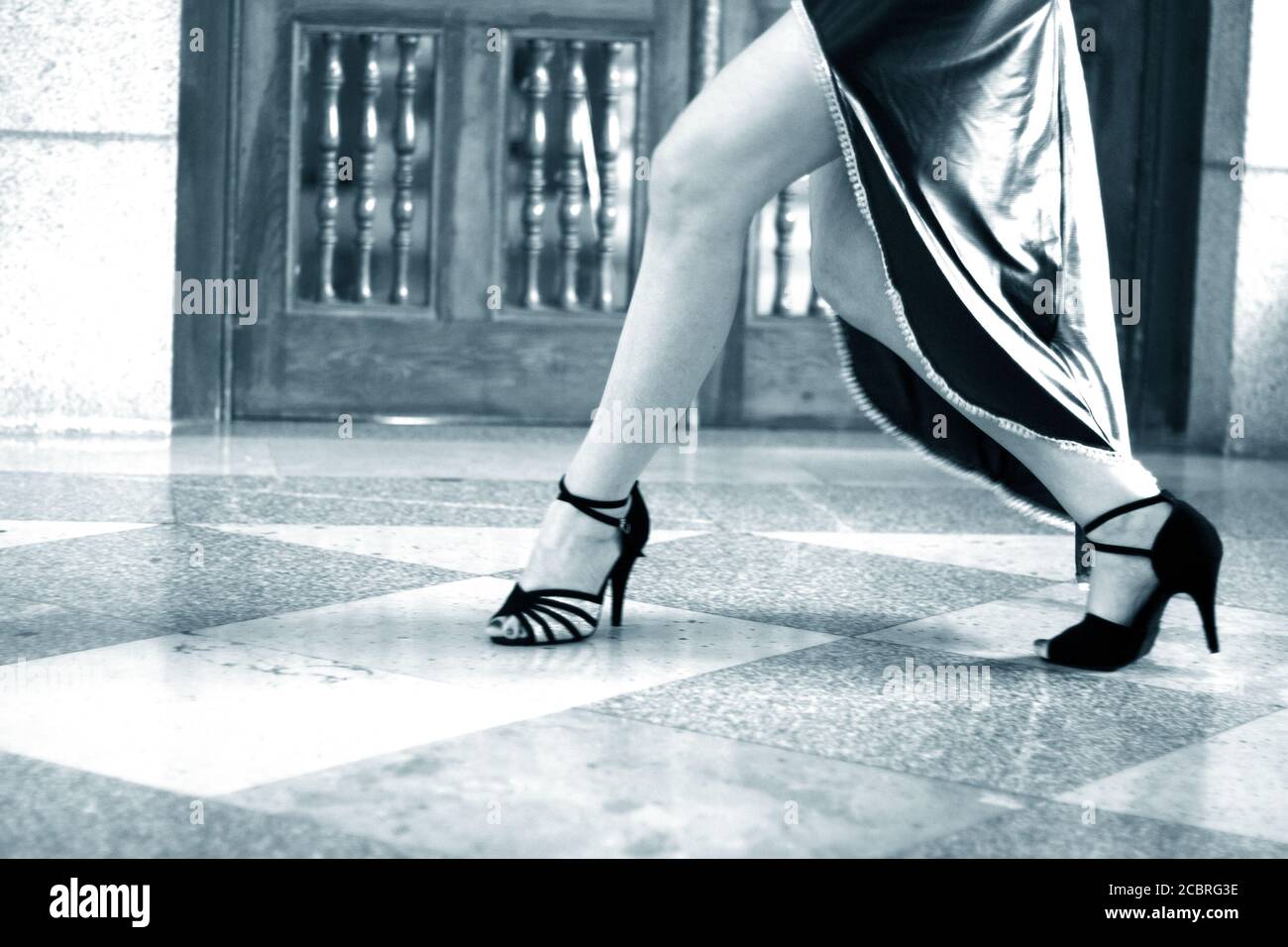 Tango dancers posing argentina hi-res stock photography and images - Alamy