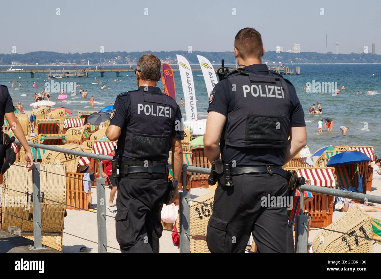 Langnese logo hi-res stock photography and images - Alamy