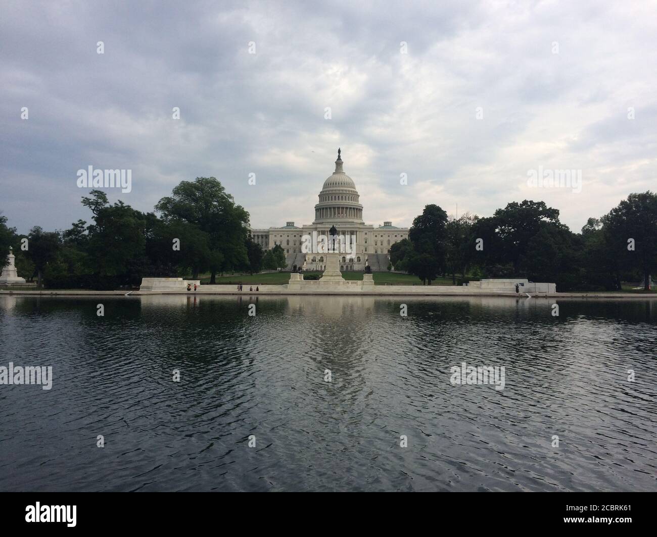 United States Capitol building and General Ulysses S. Grant Memorial in ...