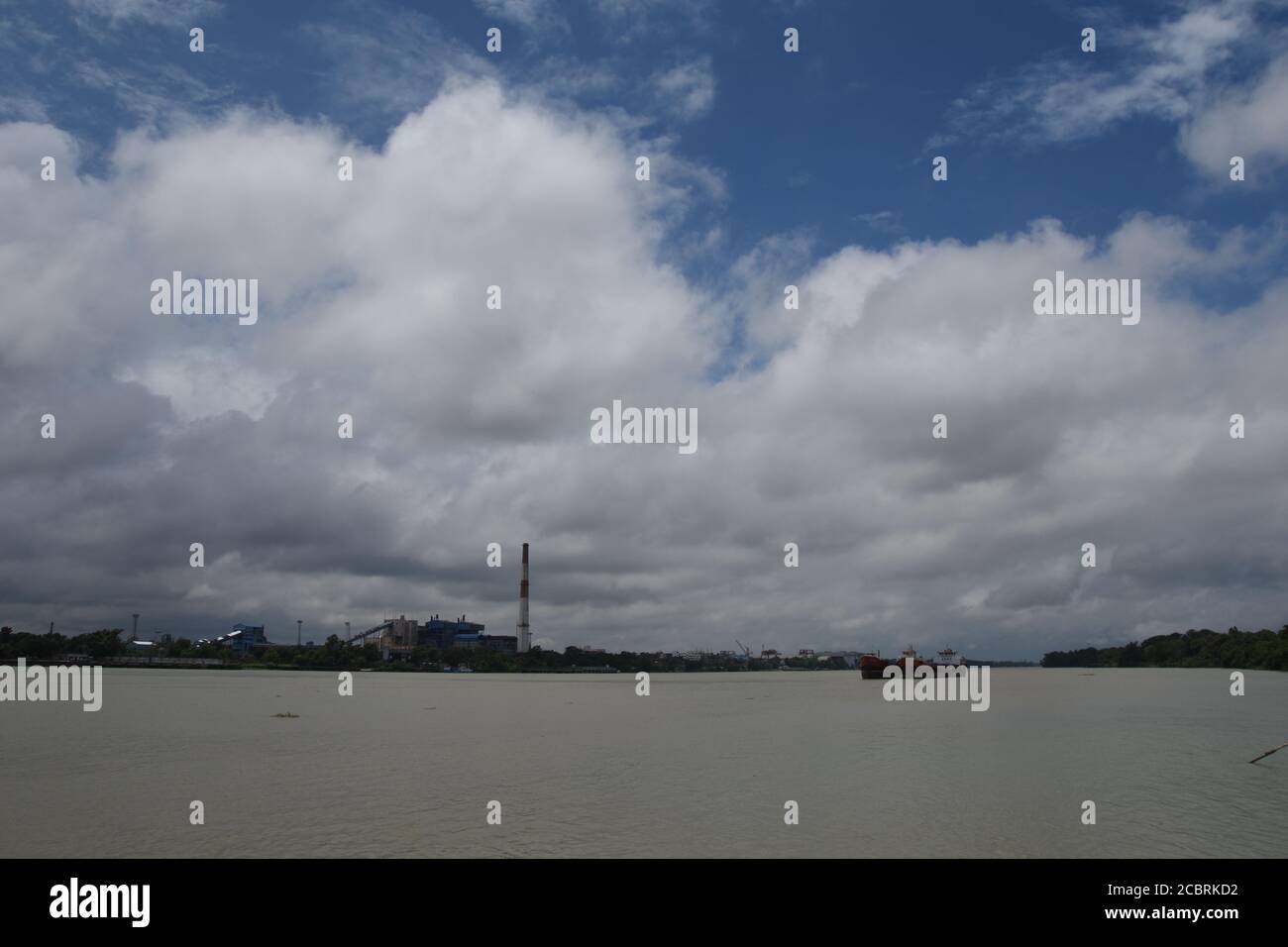 Monsoon clouds in Kolkata sky at the Ganges Stock Photo - Alamy