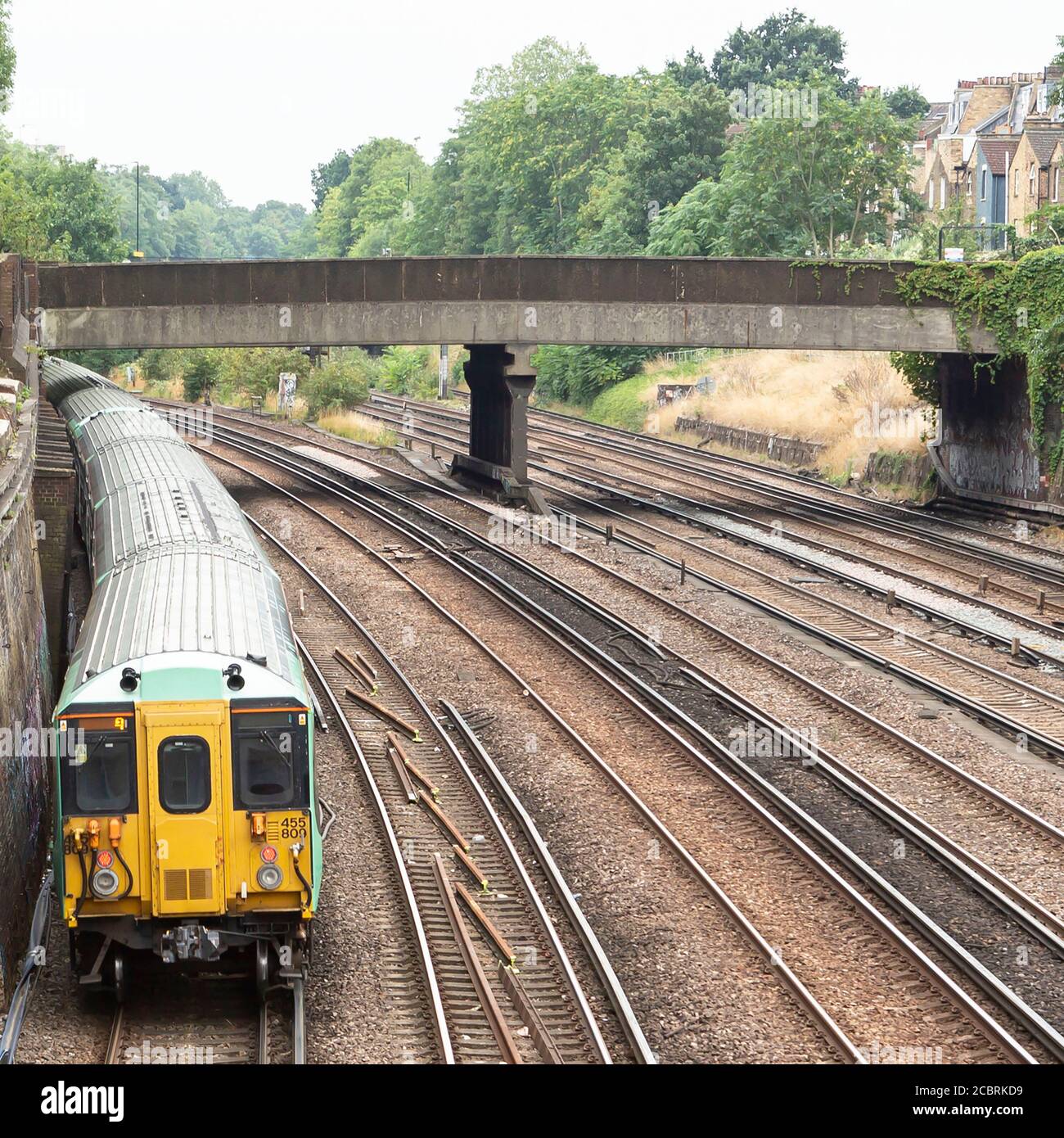 English train tracks hi-res stock photography and images - Alamy