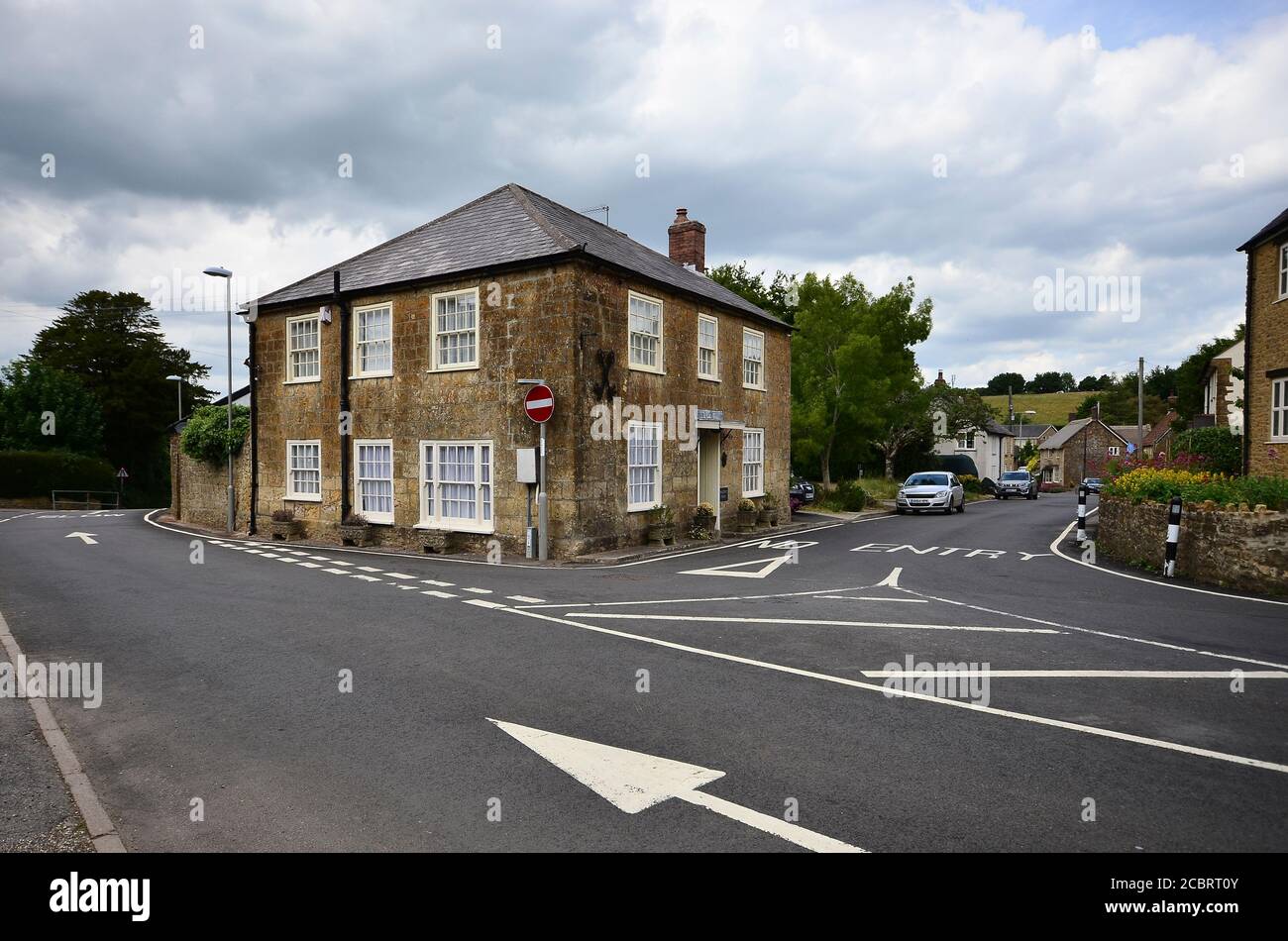 Old (redundant) Cross Keys pub in the rural village of Broadwindsor ...