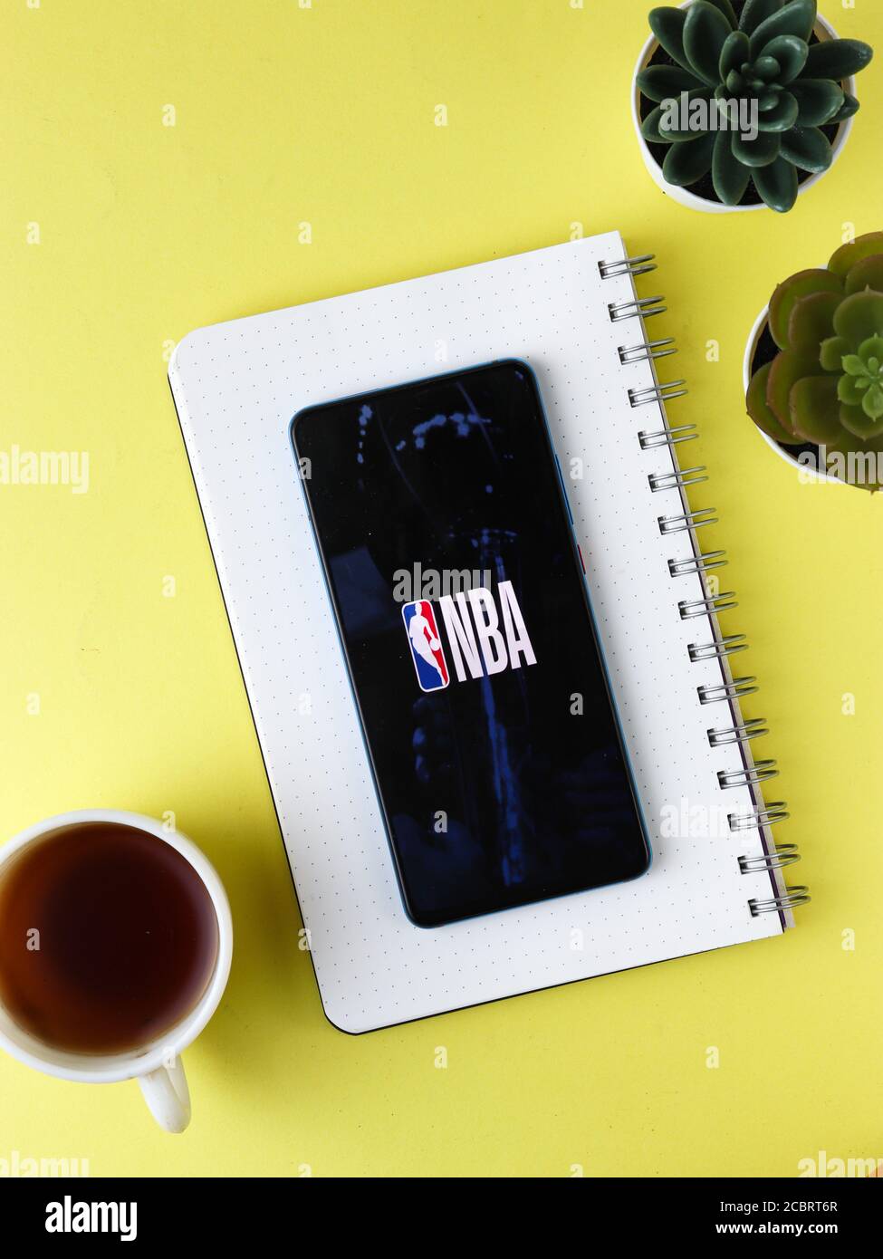 Nba logo hoop hi-res stock photography and images - Alamy