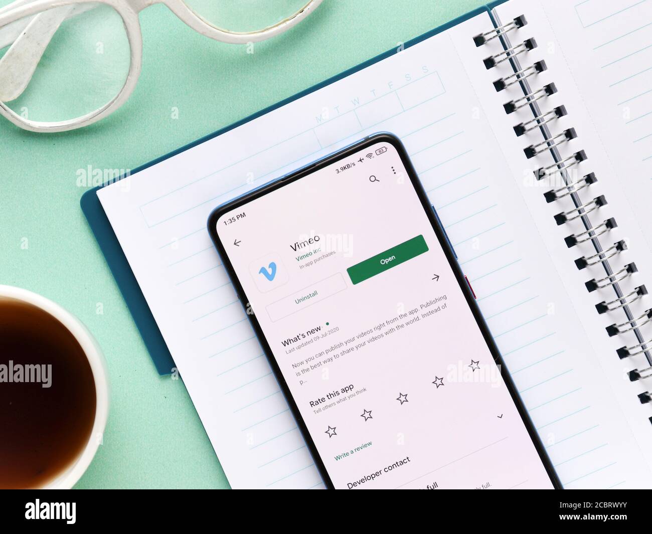 Vimeo icon hi-res stock photography and images - Alamy