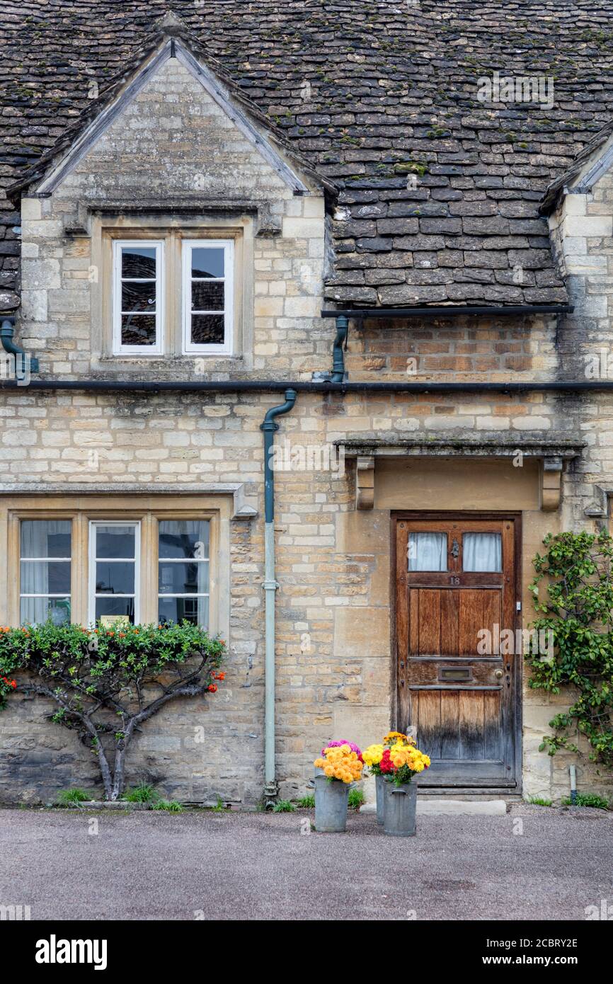 Medieval wooden roof hi-res stock photography and images - Alamy