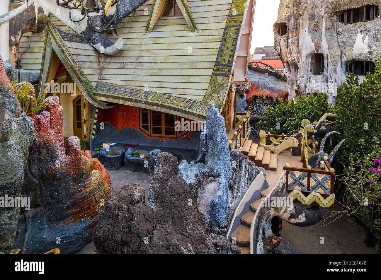 Weird house party hi-res stock photography and images - Alamy