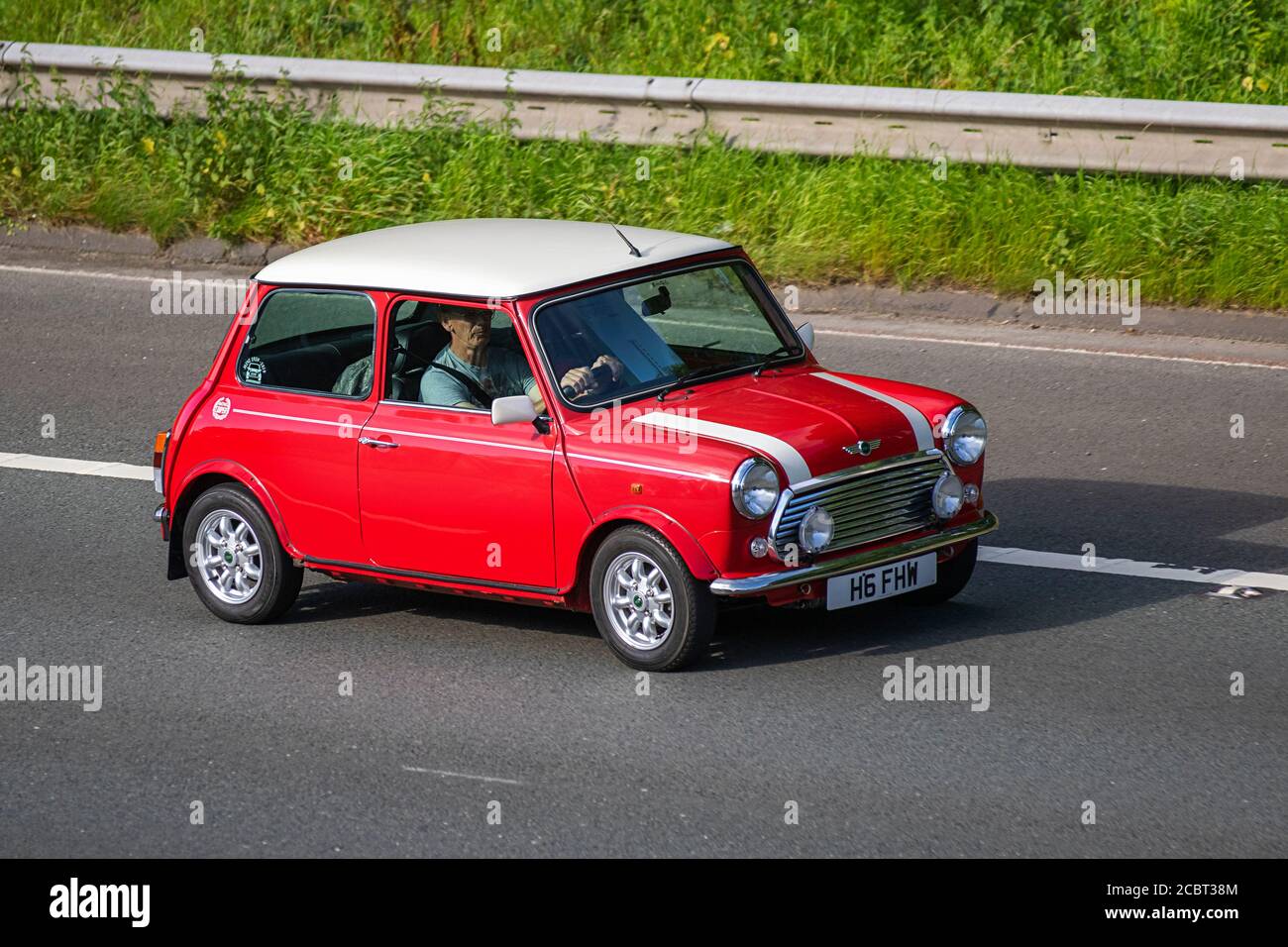 2000 red white multi coloured rover mini cooper hi-res stock ...
