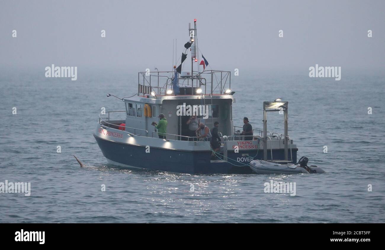 Successful english channel swimmer hi-res stock photography and images ...