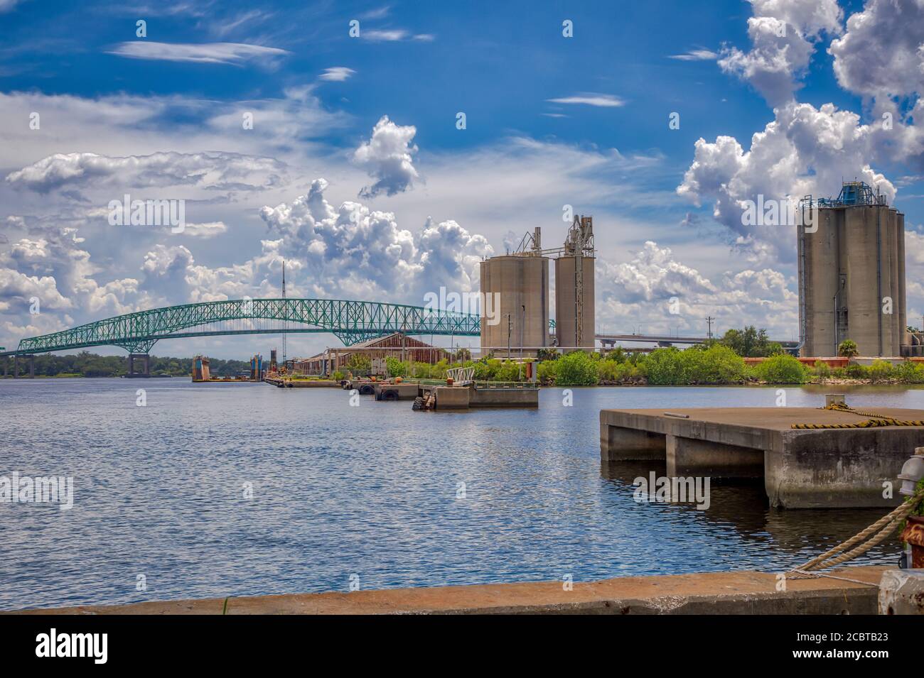 Hart Bridge Daytime Stock Photo - Alamy