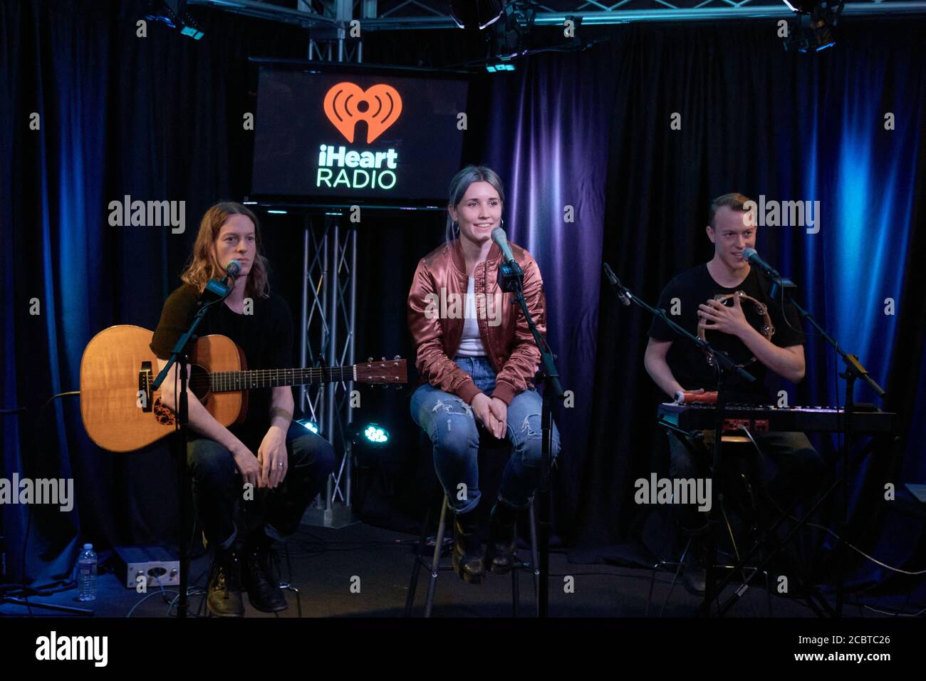 Twin fashion photography hi-res stock photography and images - Alamy