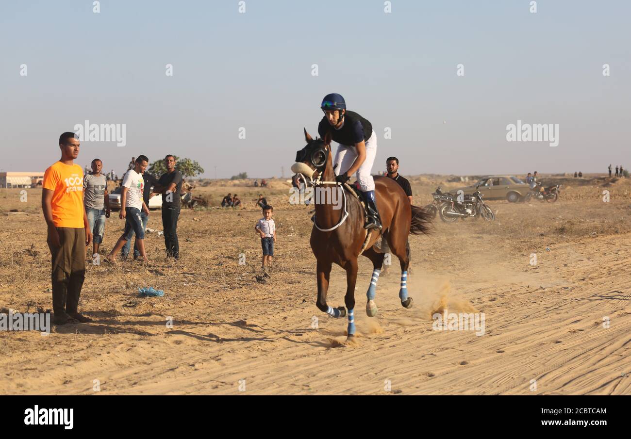 Rafah, The Gaza Strip, Palestine. 15th Aug, 2020. Palestinian jockeys ...