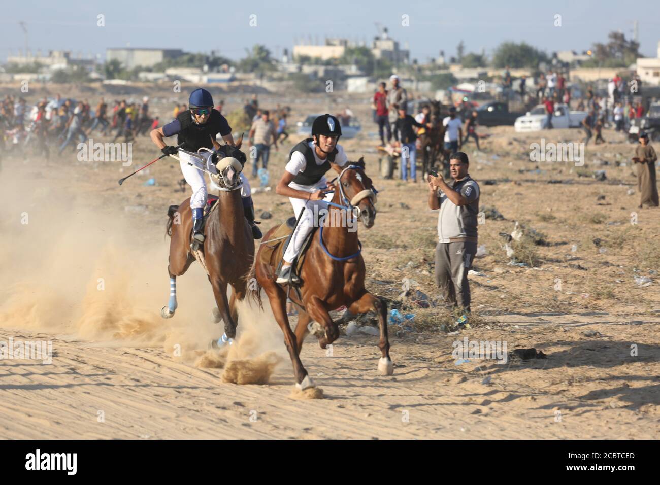 Rafah, The Gaza Strip, Palestine. 15th Aug, 2020. Palestinian jockeys ...