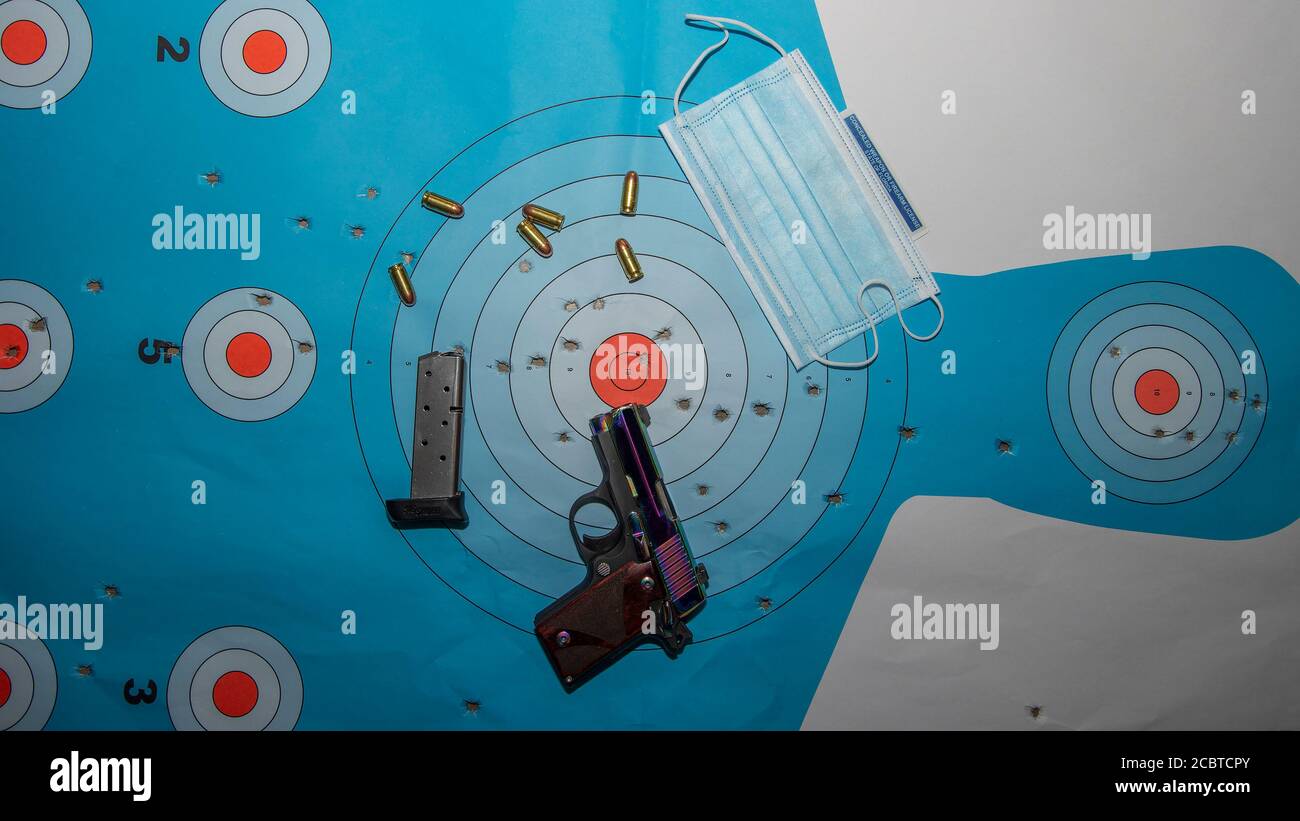 Pistol target hi-res stock photography and images - Alamy