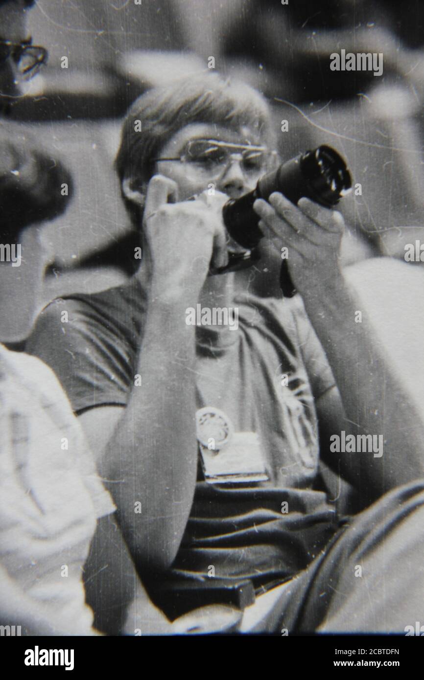 1970s photographer taking picture hi-res stock photography and images ...