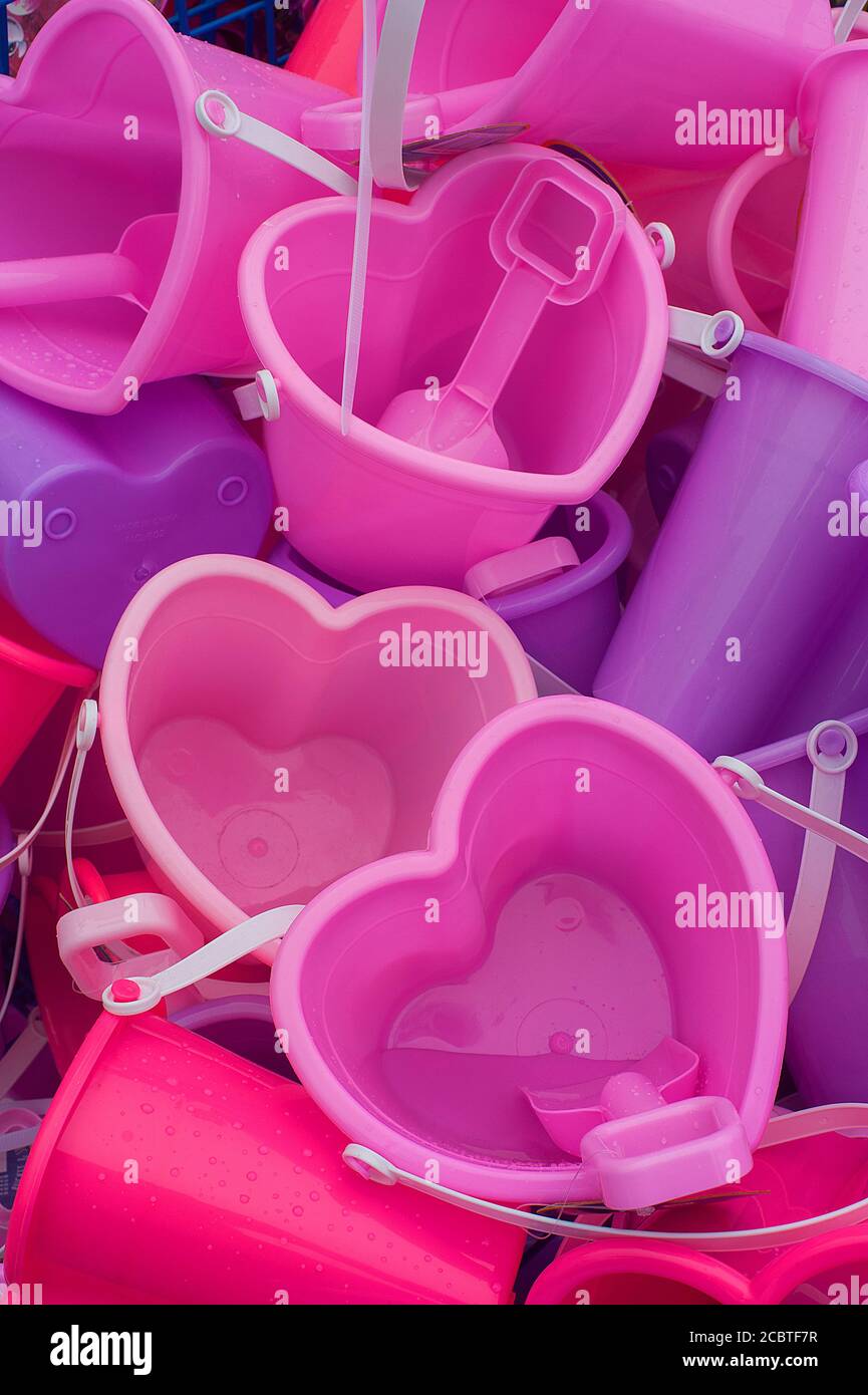 Plastic bucket and spade hi-res stock photography and images - Alamy