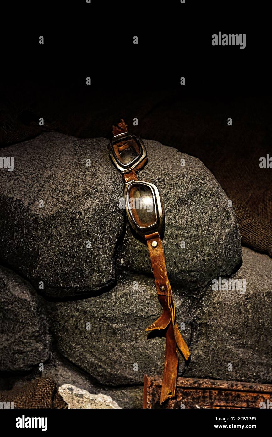 Exhibits of Raikan appearing in Attack on Titan / Shingeki no kyojin ...