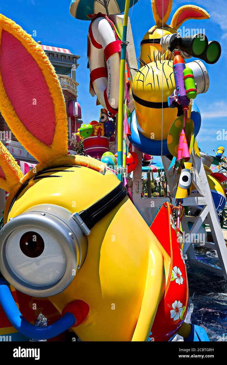 Statue of HAPPY MINION in Universal Studios Japan.Minions are character ...