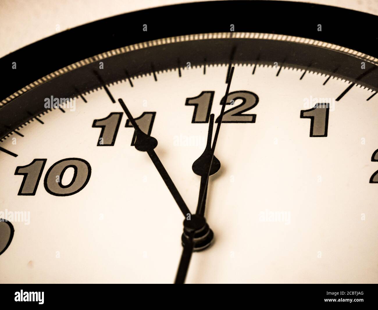 Doomsday clock hi-res stock photography and images - Alamy
