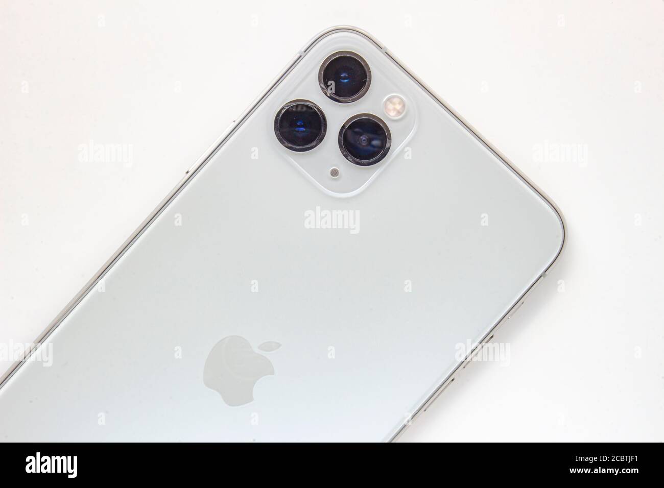 Iphone 15 pro back hi-res stock photography and images - Alamy