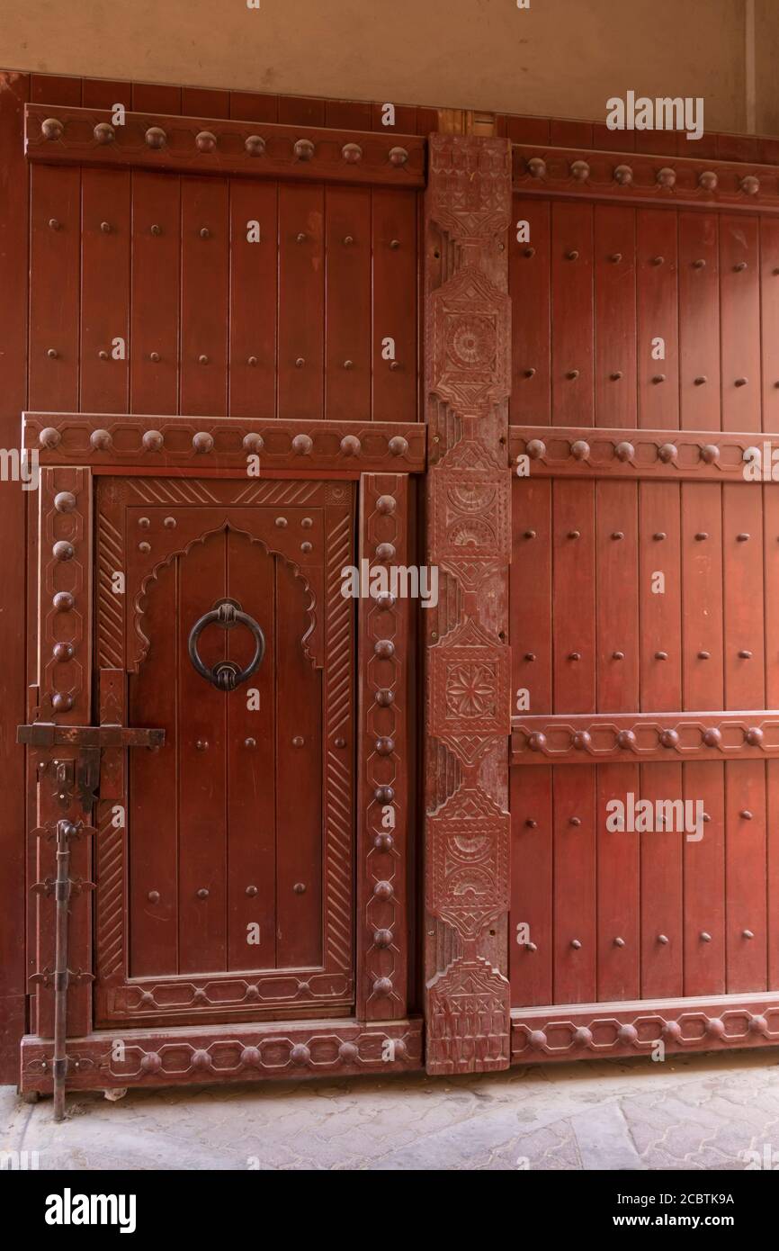Omani doors hi-res stock photography and images - Alamy