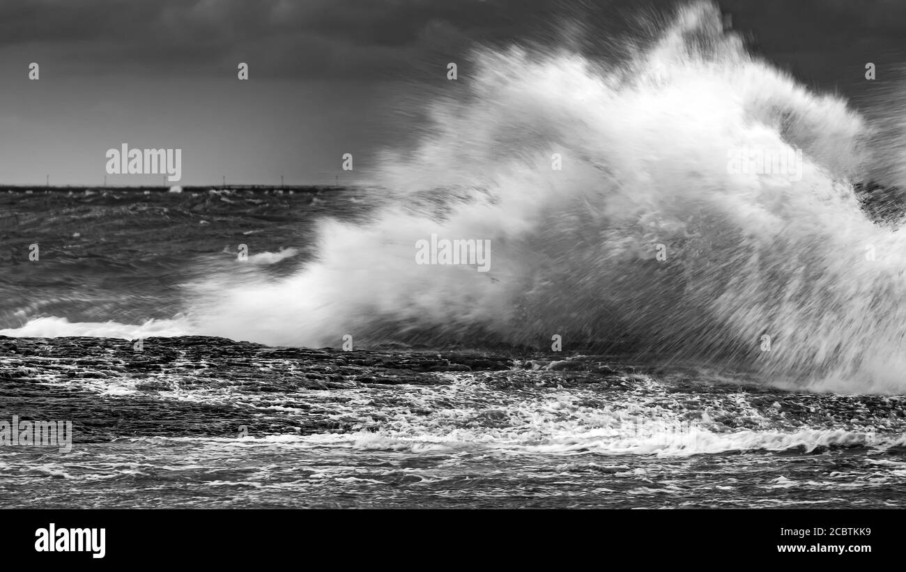 Breaking sea wave spray Black and White Stock Photos & Images - Alamy