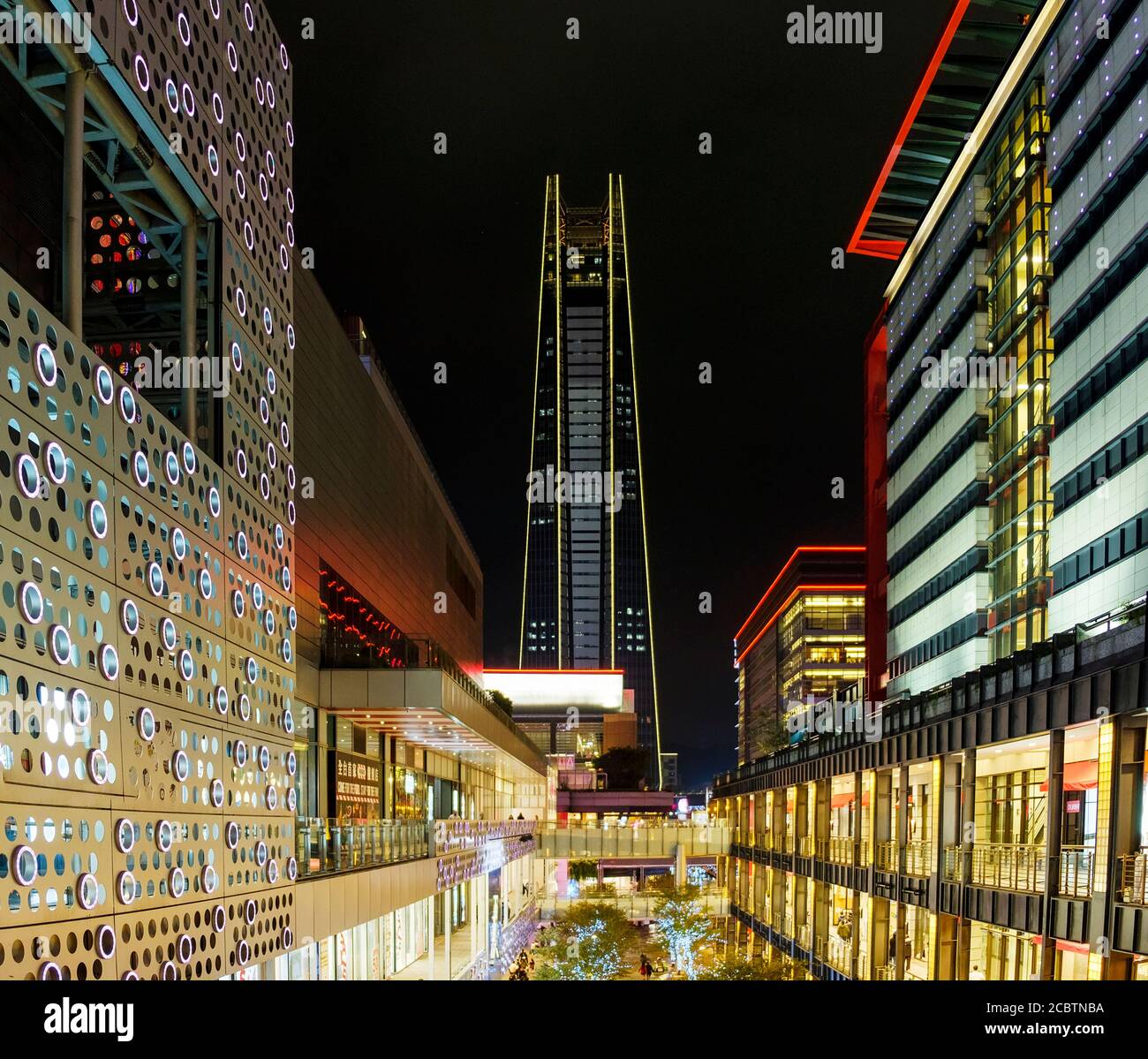 Vibrant shopping district hi-res stock photography and images - Alamy