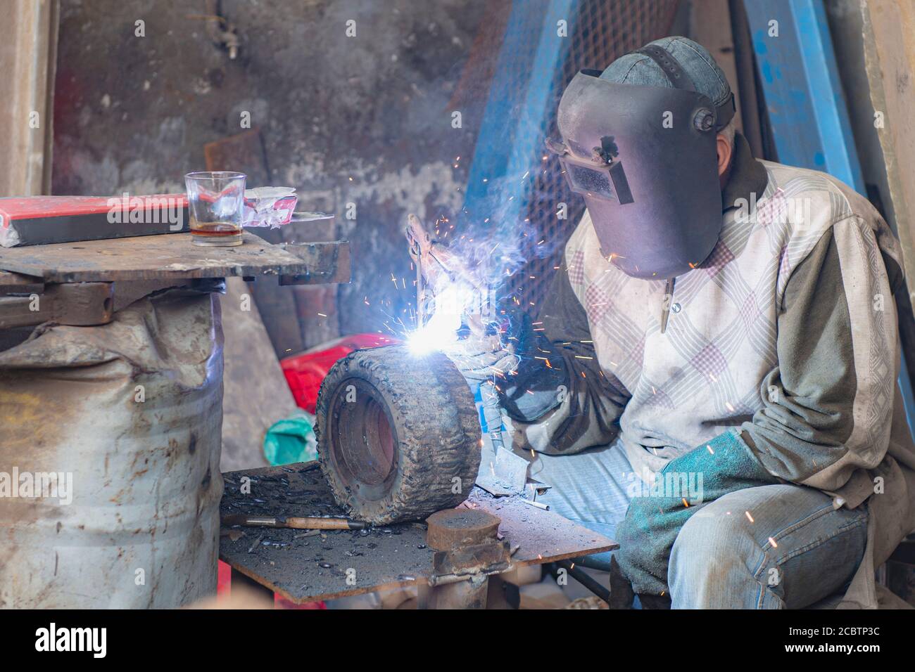 Poor installation hi-res stock photography and images - Alamy