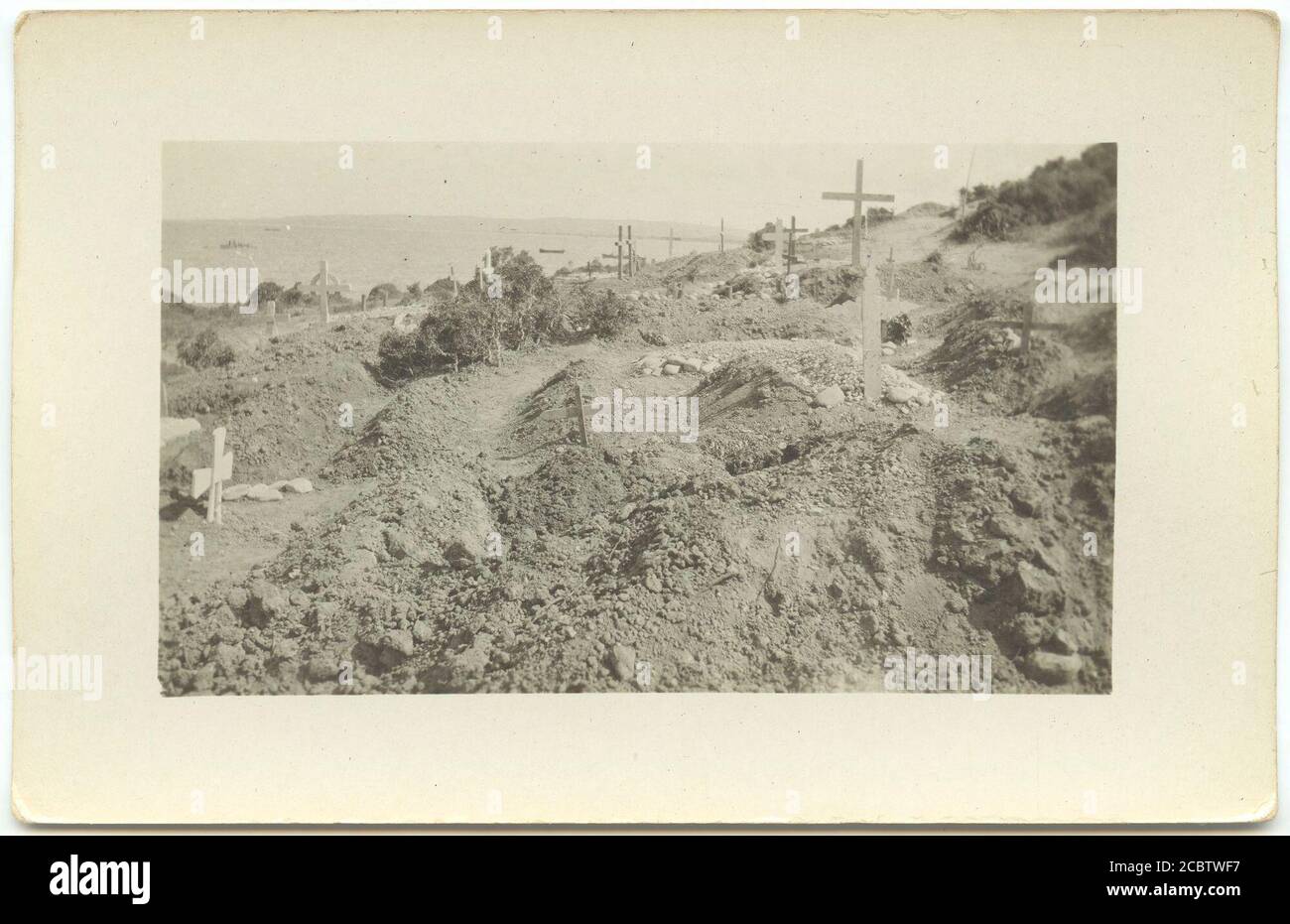 Gallipoli war graves hi-res stock photography and images - Alamy